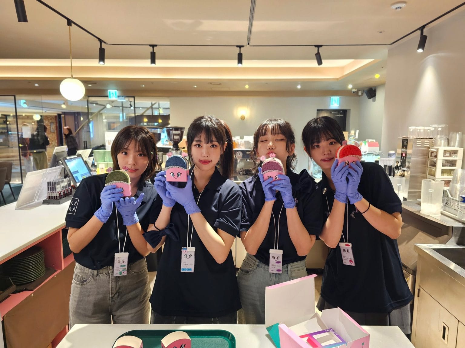 【QWER】K-POP初のガールズバンドグループ！QWERメンバープロフ＆経歴徹底紹介！｜韓国語勉強サイト